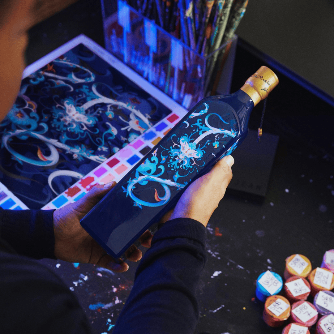 Johnnie Walker攜手亞裔美藉視覺藝術家簡明（James Jean）全新 Blue Label 農曆新年限量版